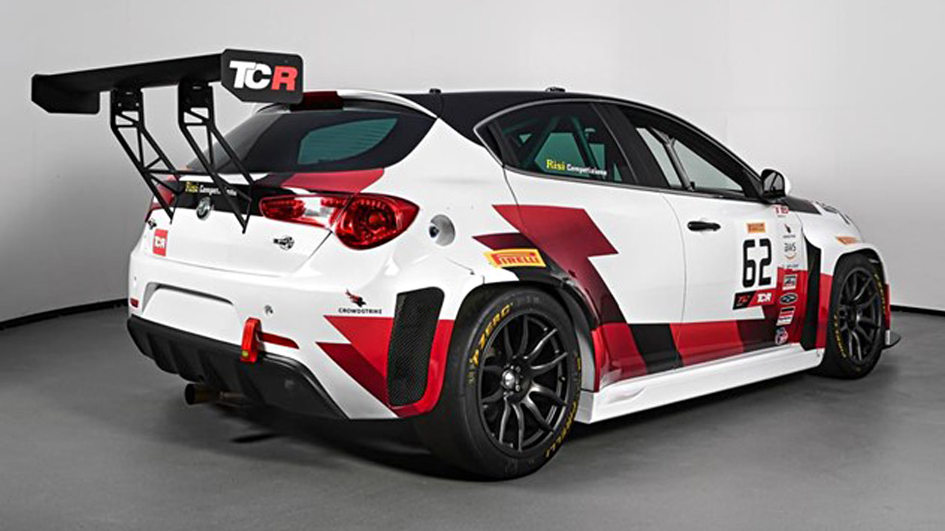 Πόσο κοστίζει μια αγωνιστική Alfa Romeo Giulietta TCR; | Drive