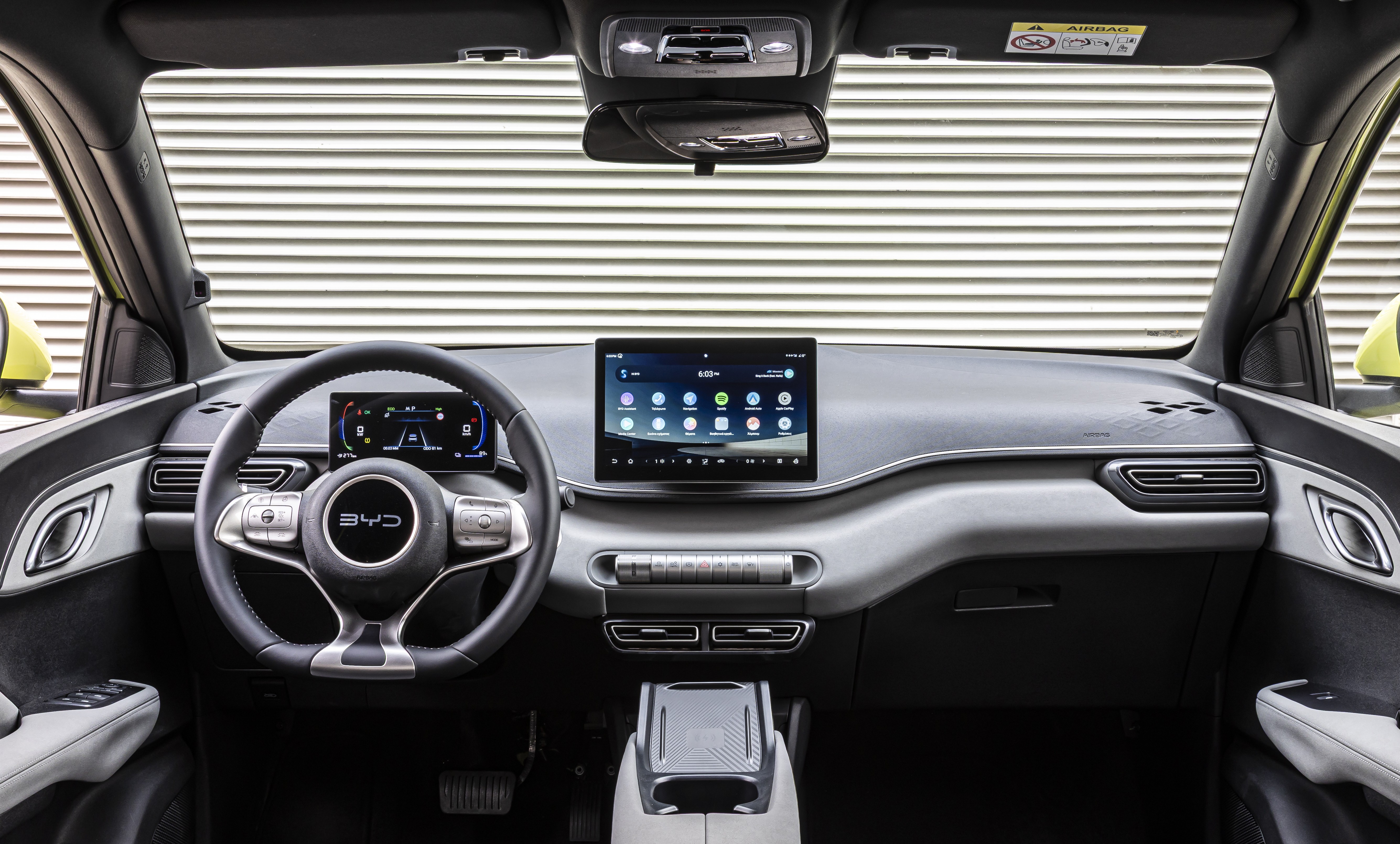 Οδηγήσαμε το νέο BYD Dolphin Surf, πώς τα πάει, πόσο κοστίζει; | Drive