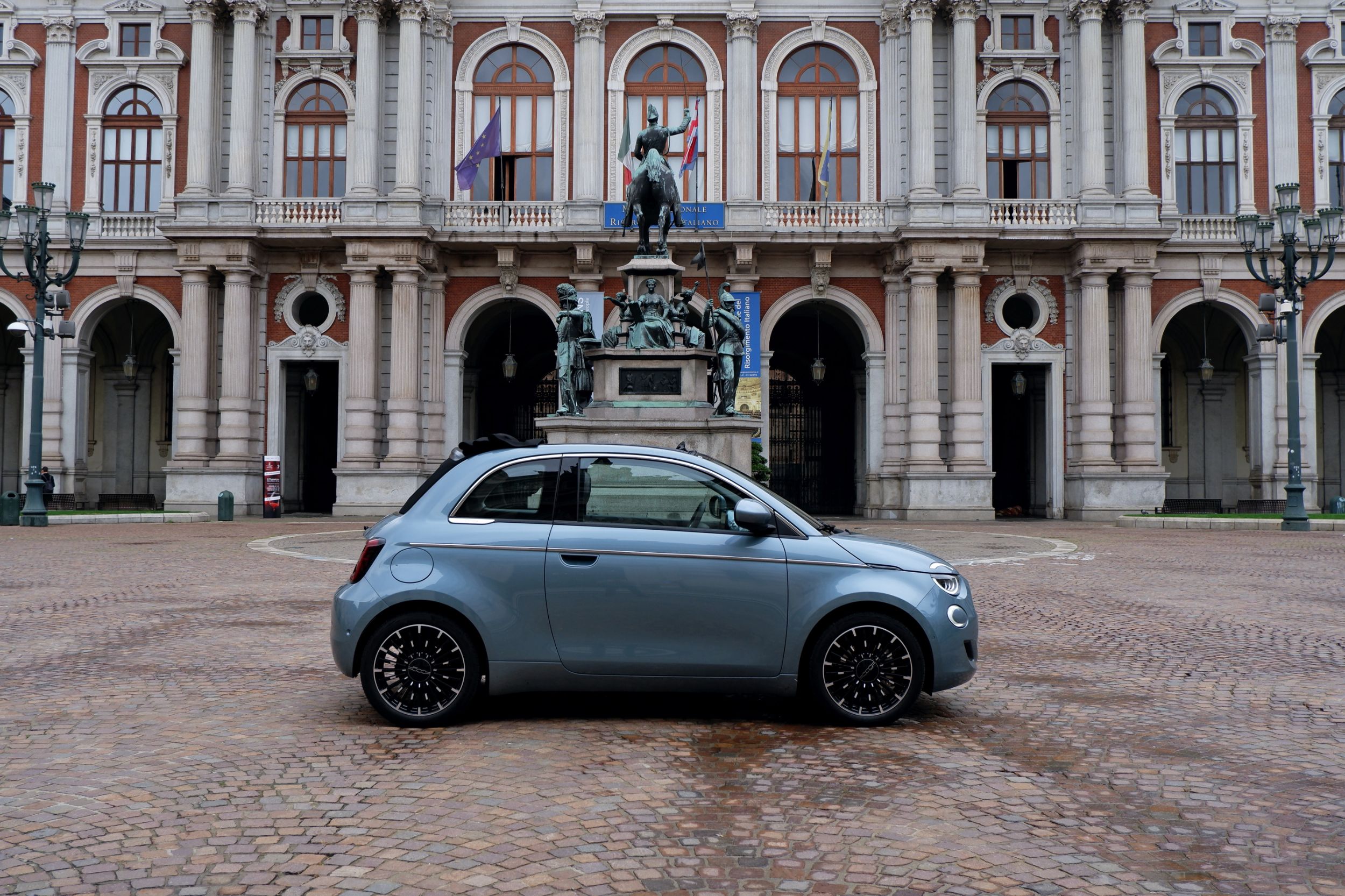 Δοκιμάζουμε το FIAT 500e | Drive