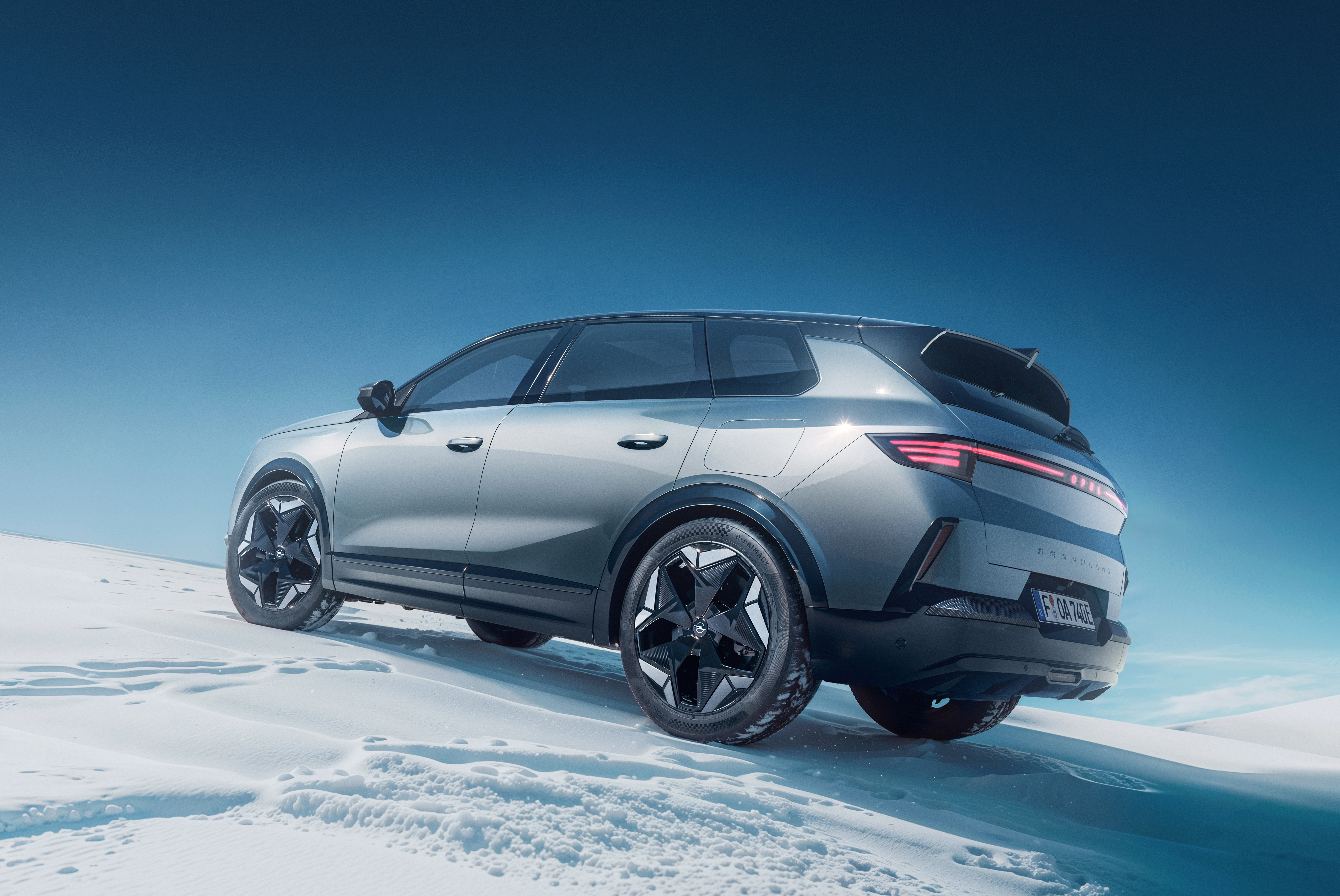 Opel Grandland Electric AWD: Νέα τετρακίνητη έκδοση με 325 ίππους | Drive