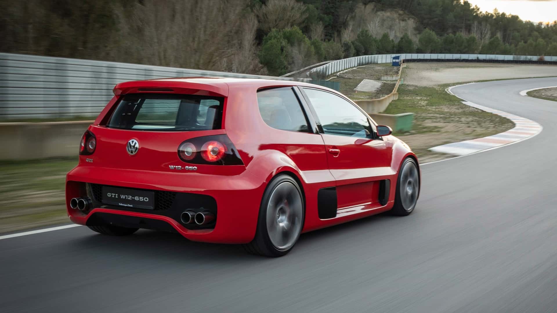 Volkswagen: Δεύτερη νιότη για το Golf W12 των 650 ίππων | Drive