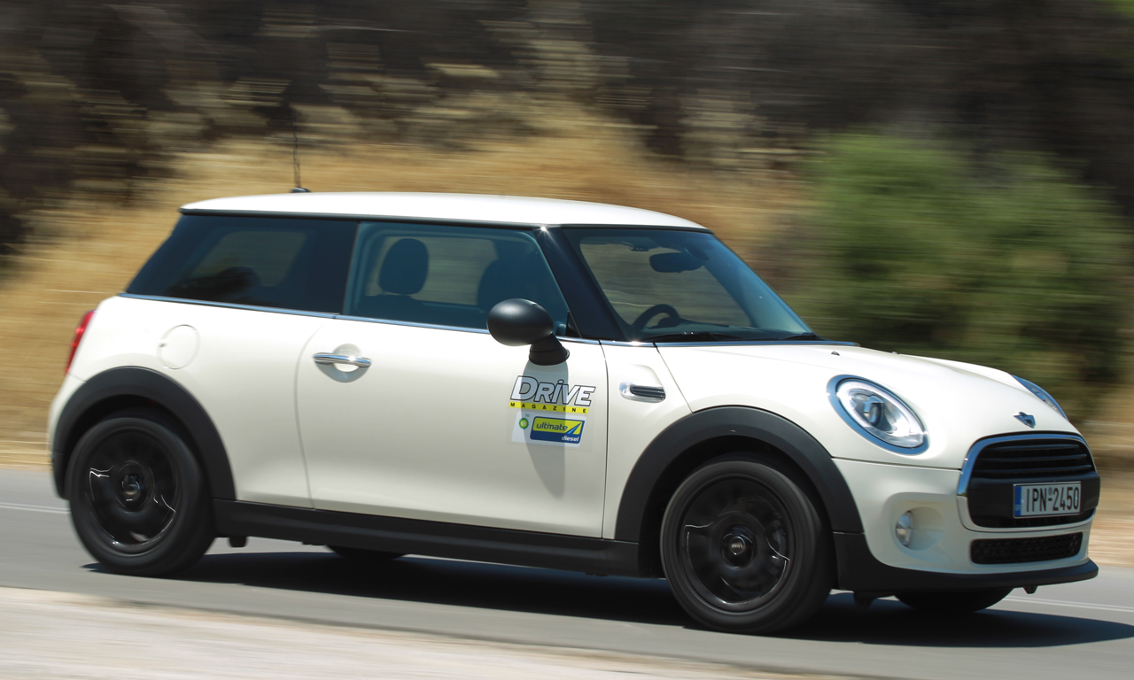 MΙΝΙ: Μένει με πέντε μοντέλα | Drive