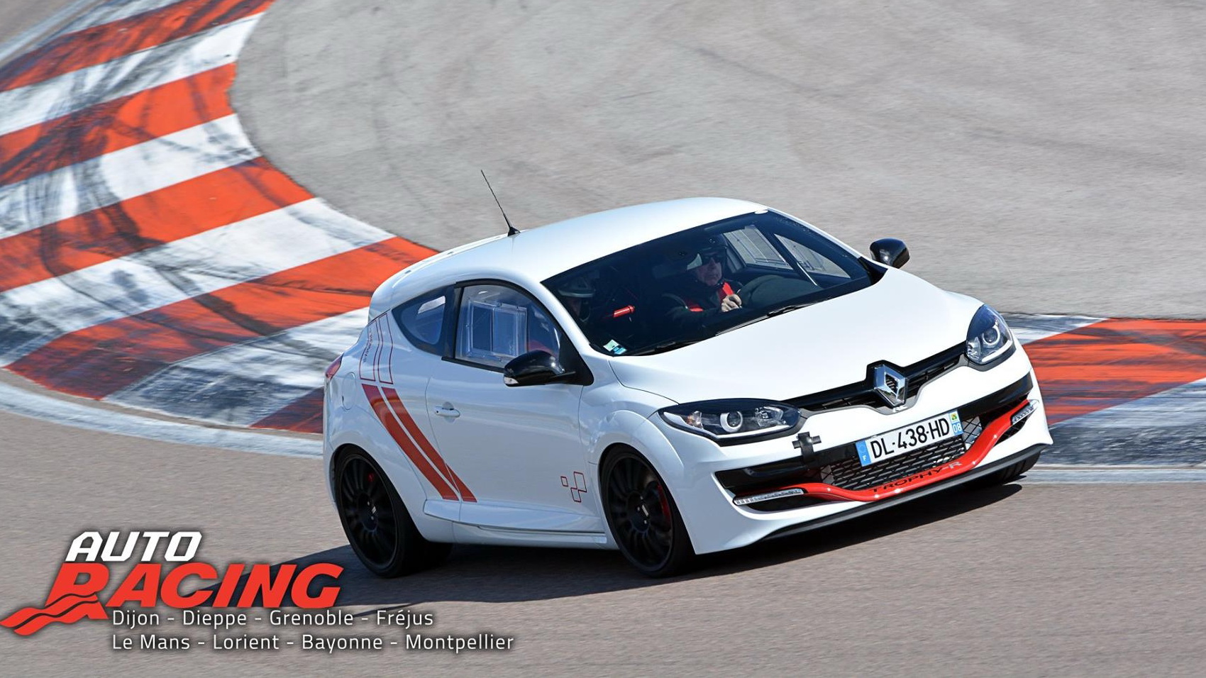 DAR: Renault Mégane 3 RS Trophy R με 450 άλογα | Drive