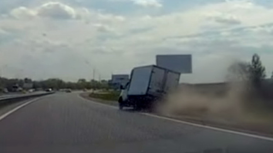 Φορτηγό vs Νόμοι της Φυσικής [video] | Drive