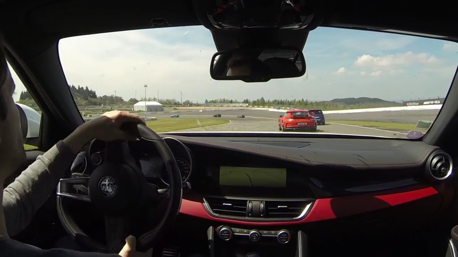 Nürburgring: Giulia Quadrifoglio vs 911 GT3 RS [video] | Drive