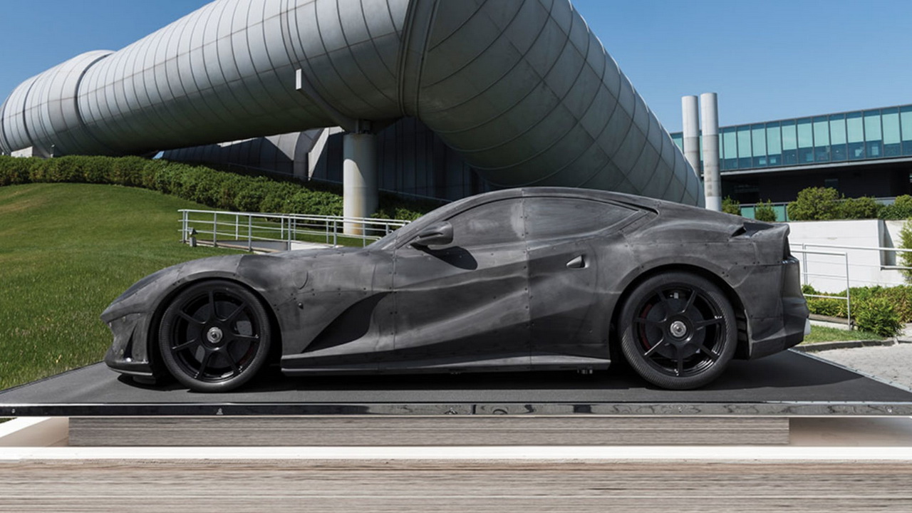 Γιατί αυτή η Ferrari Superfast κοστίζει πολύ παραπάνω από τις άλλες ...