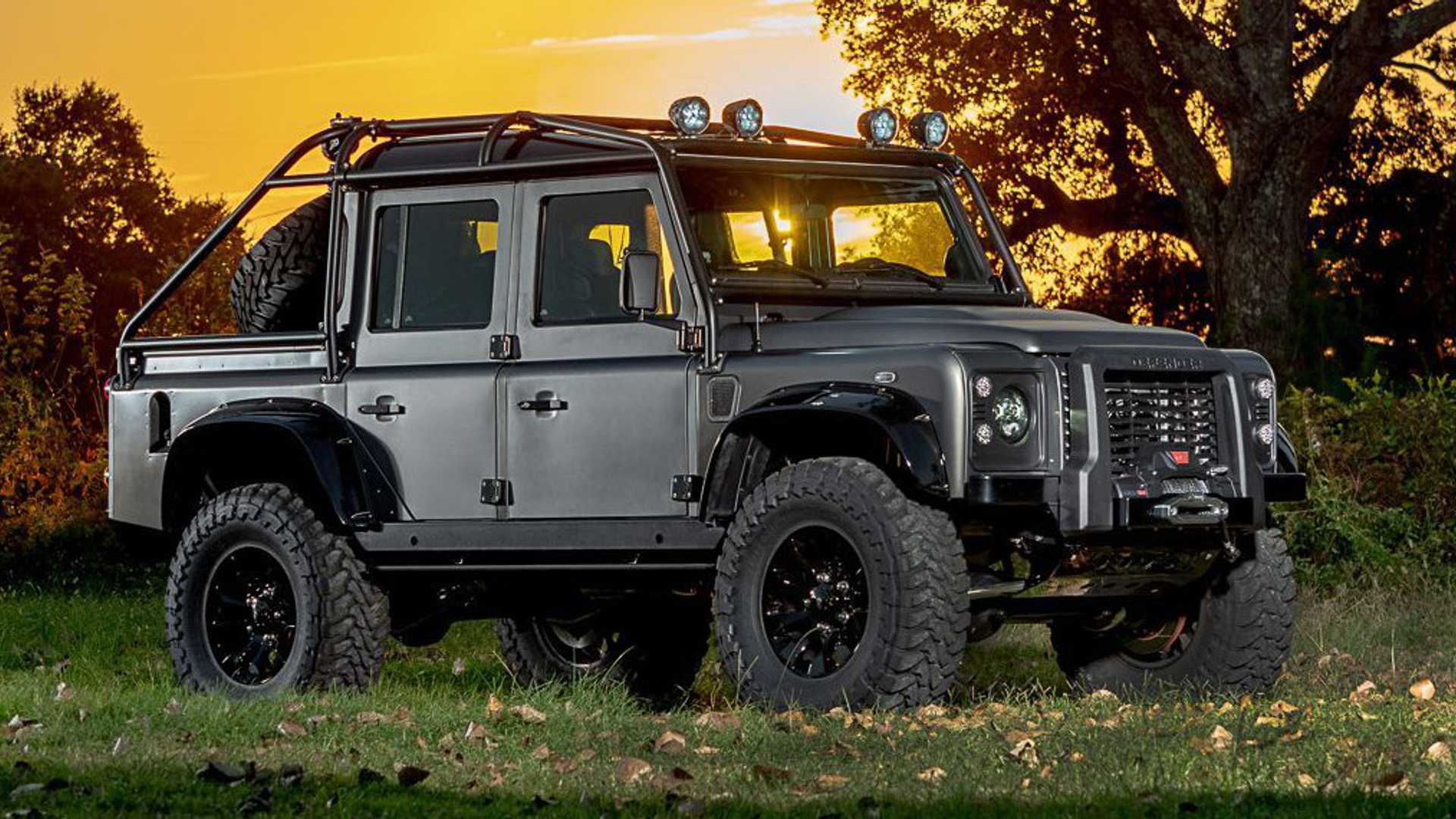 Land Rover Defender "Spectre" με κινητήρα από Corvette [video] | Drive
