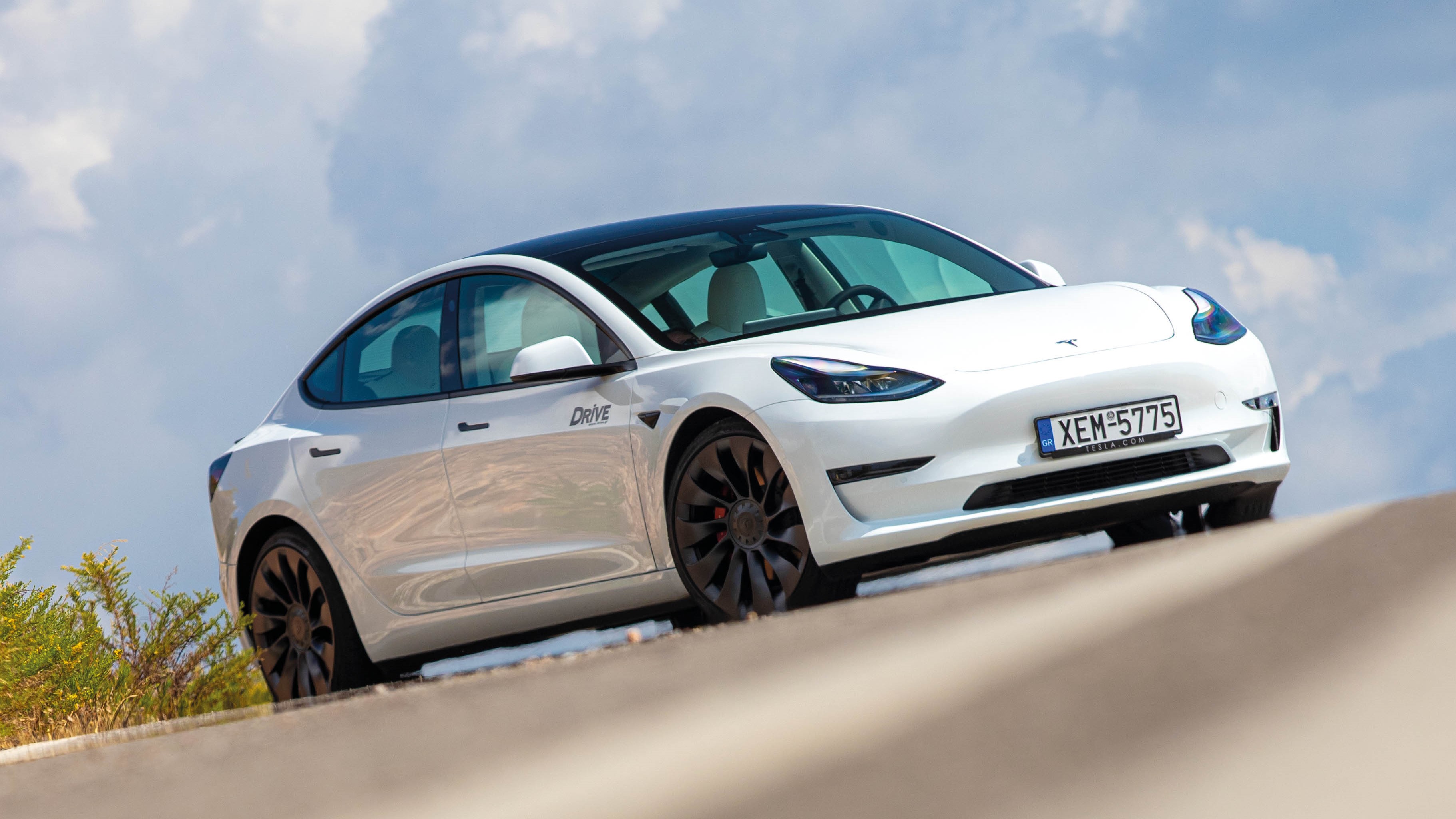 Ετοιμάζεται το ανανεωμένο Tesla Model 3 | Drive