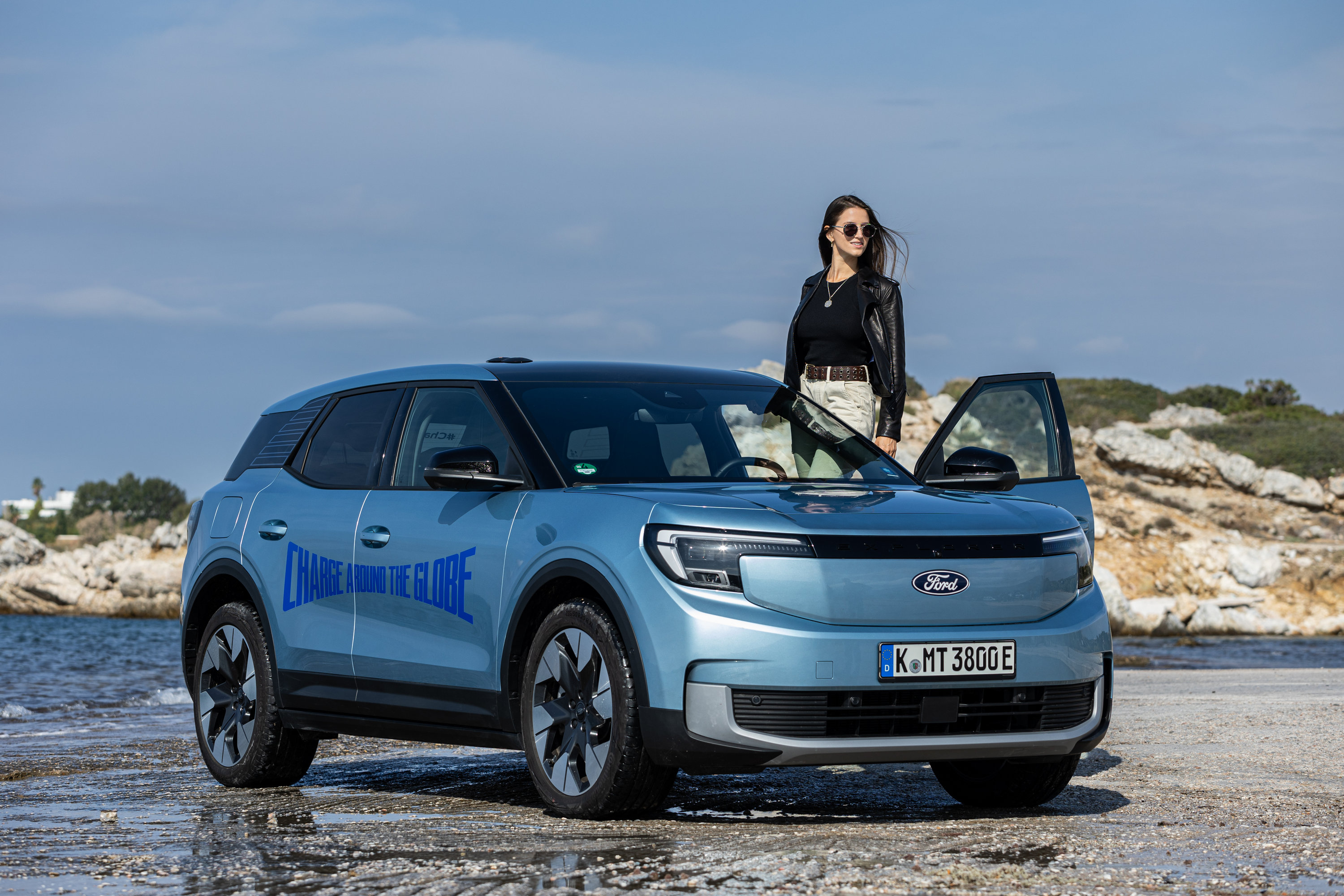 Ο γύρος του κόσμου με ένα Ford Explorer και η στάση της Lexie Alford ...