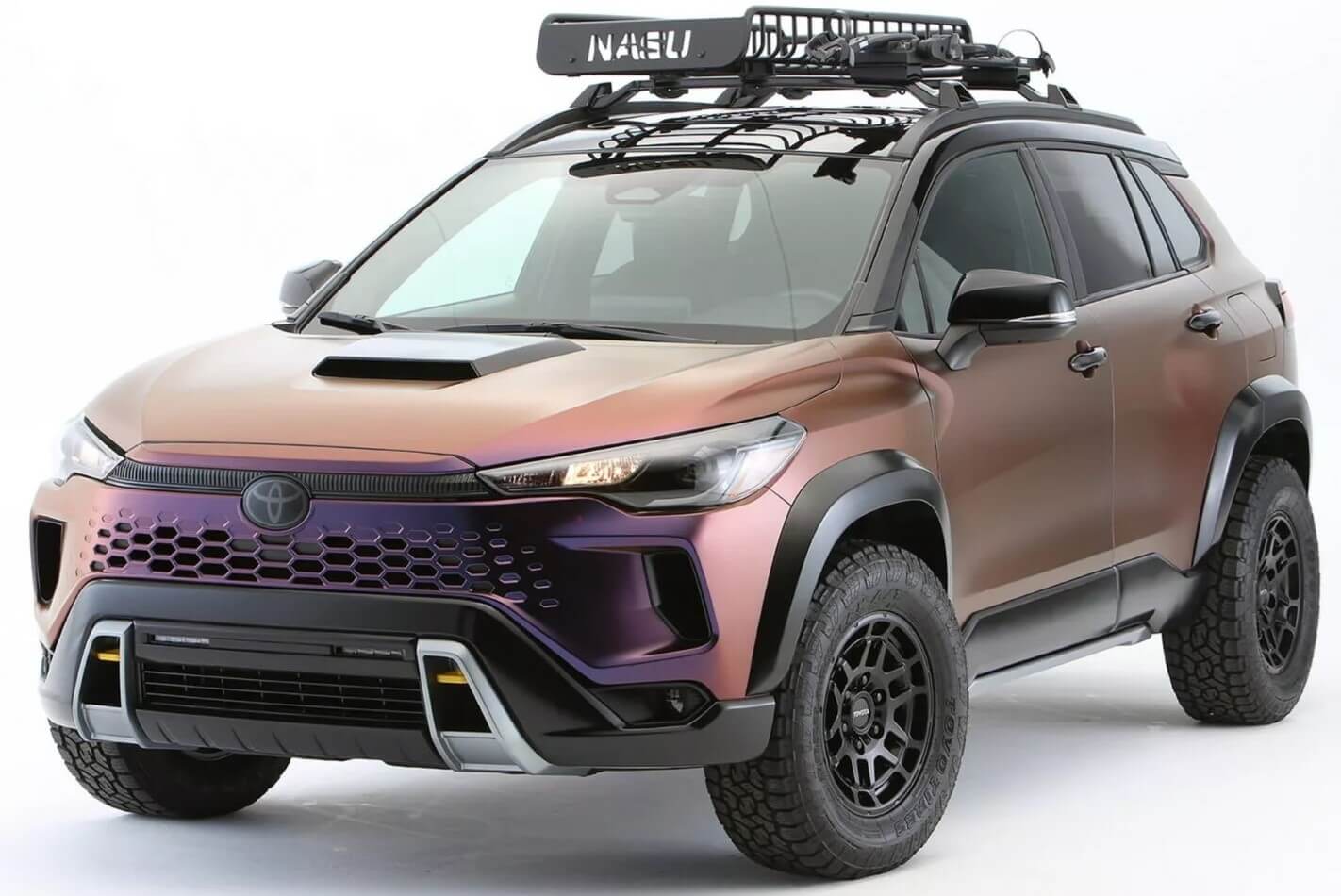 Toyota Corolla Cross, αφήνει τα σαλόνια και πιάνει τα αλώνια | Drive