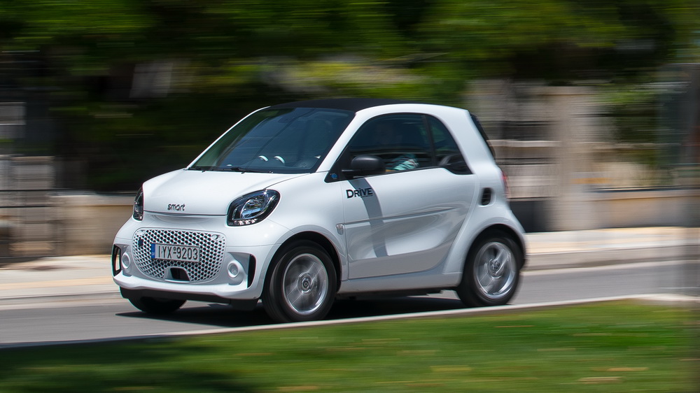 Test drive: smart fortwo EQ MY2020 | Drive