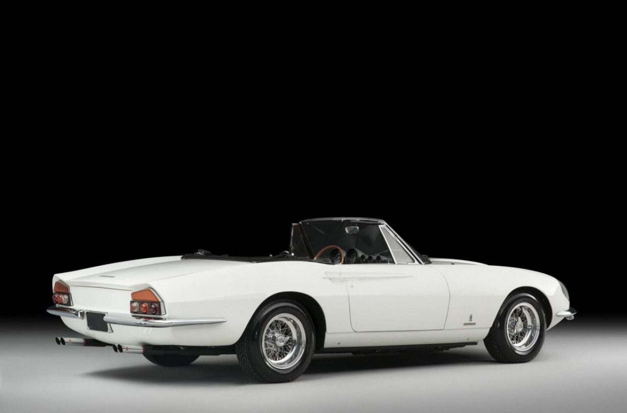 Ferrari 365 California Spyder 1966-1967 | Drive