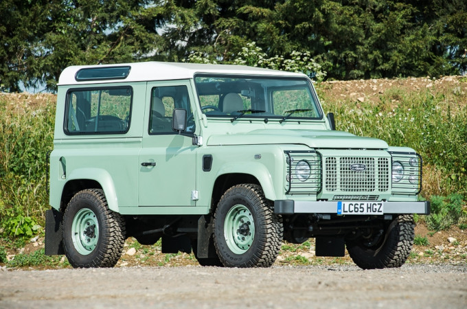 Land Rover Defender 90 Heritage Edition by Rowan Atkinson | Drive