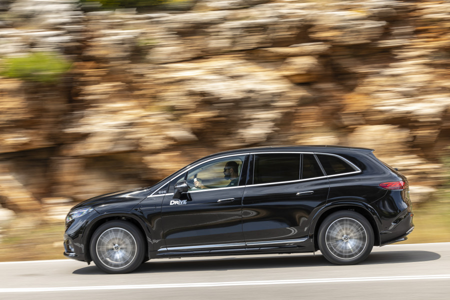 Test drive: Mercedes-Benz EQS SUV 450 4ΜΑΤΙC | Drive