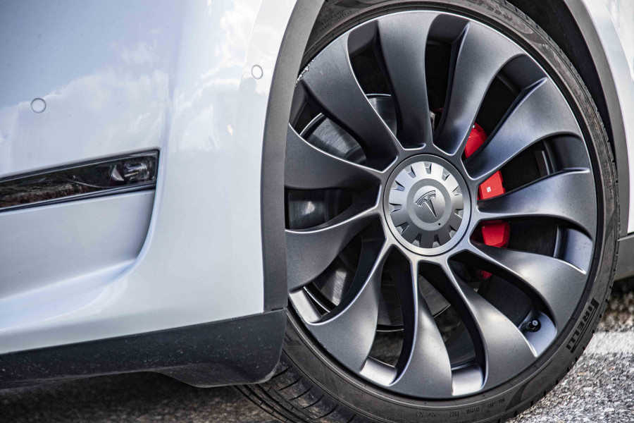 Test drive: Τesla Model Y Performance | Drive