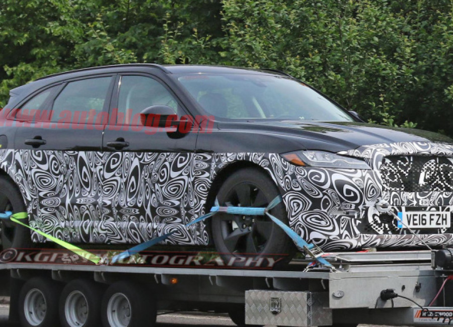 Scoop: οι πρώτες κατασκοπευτικές φωτογραφίες της Jaguar J-Pace | Drive