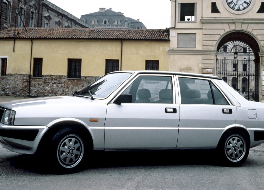 Lancia Prisma 1982-1989, σιγανοπαπαδιά [video] | Drive