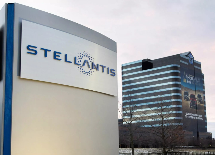 Αλλάζει στρατηγική για τα ηλεκτρικά ο Όμιλος Stellantis; | Drive