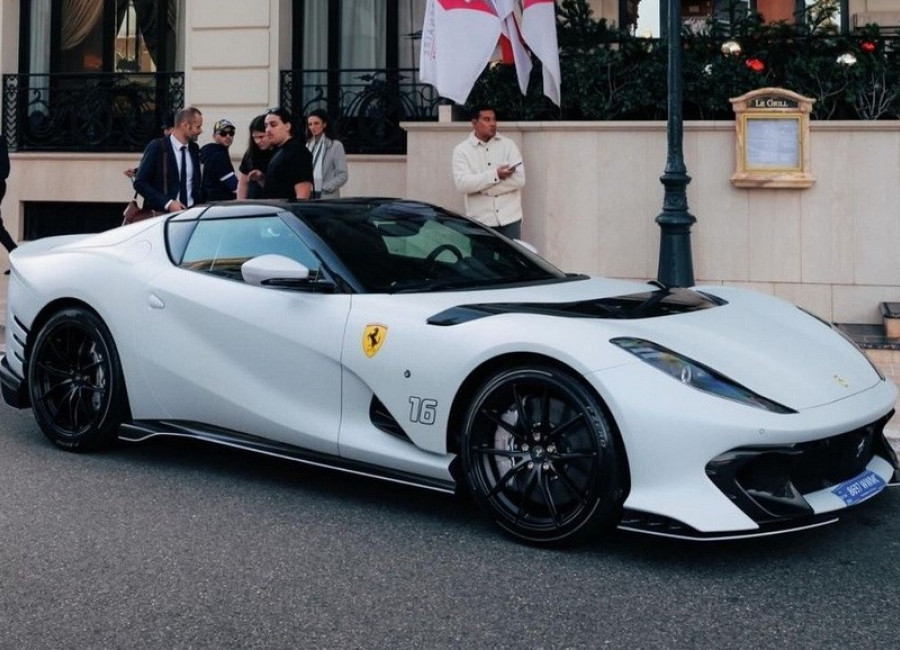 Η 812 Competizione του Charles Leclerc είναι η ομορφότερη Ferrari | Drive