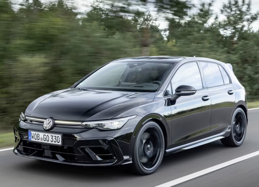 Μάθαμε πόσο κάνει το Volkswagen Golf R Black Edition των 333 PS; [video ...