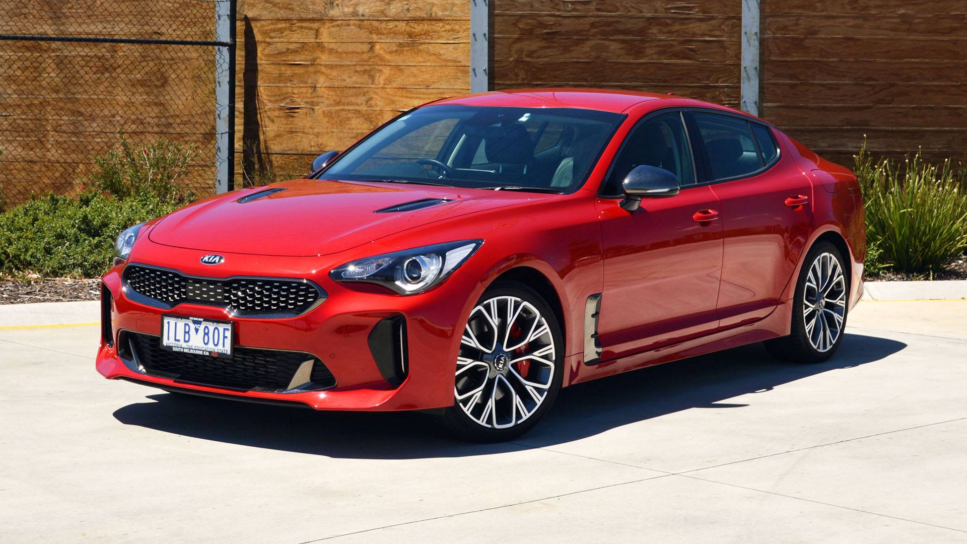 Δοκιμάζουμε το Kia Stinger 3.3 T-GDI στην Αυστραλία | Drive