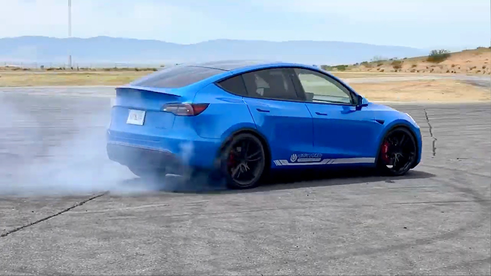 Δείτε το Tesla Model Y να κάνει drift [video] | Drive