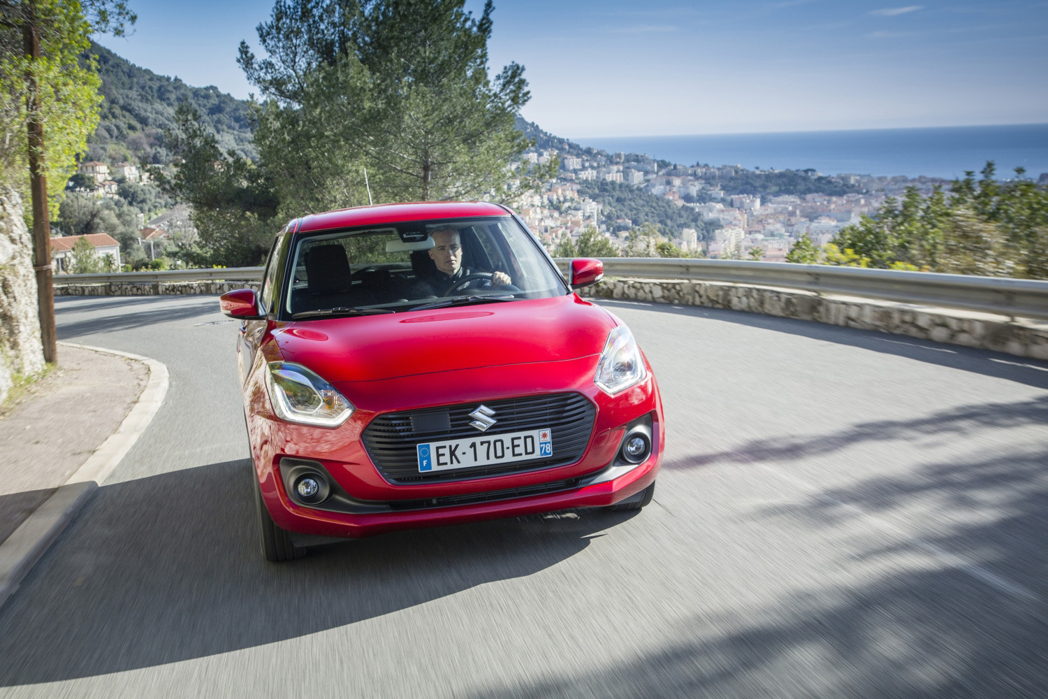 Το συναίσθημα συναντά τη λογική στο νέο Suzuki SWIFT | Drive
