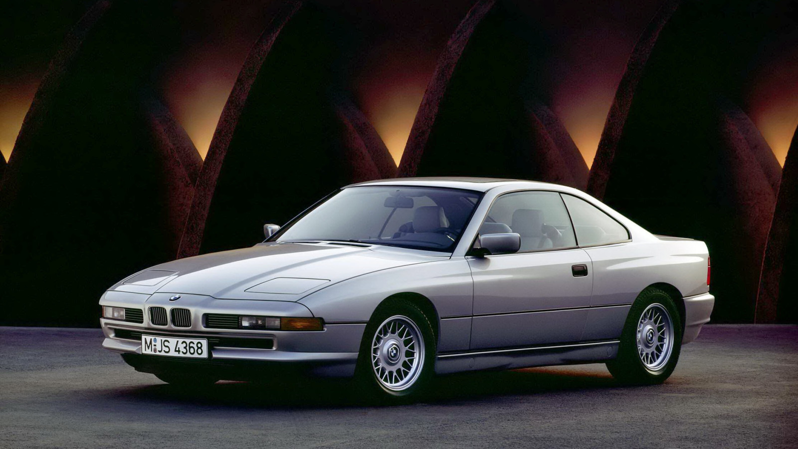 BMW 850i 1989-1992, επανερμηνεύοντας το Grand Touring [video] | Drive