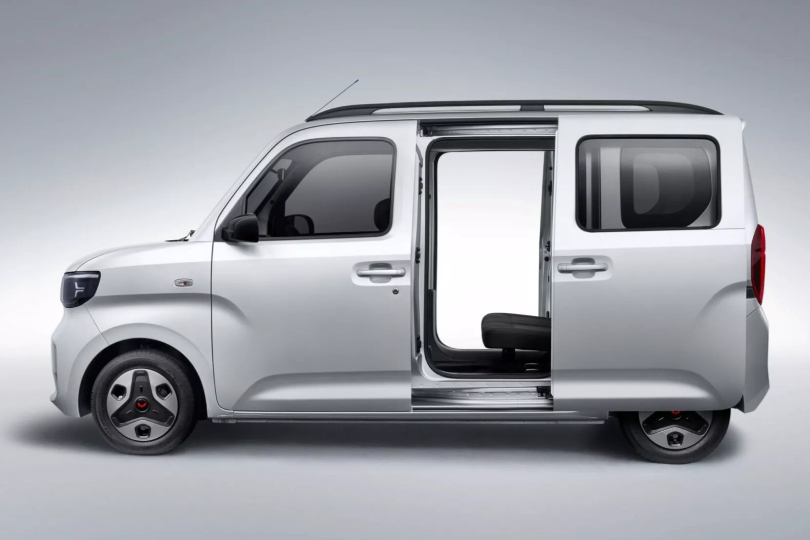 Wuling Sunshine, ηλεκτρικό πόλης με σούπερ χώρους, στις €6.600 | Drive