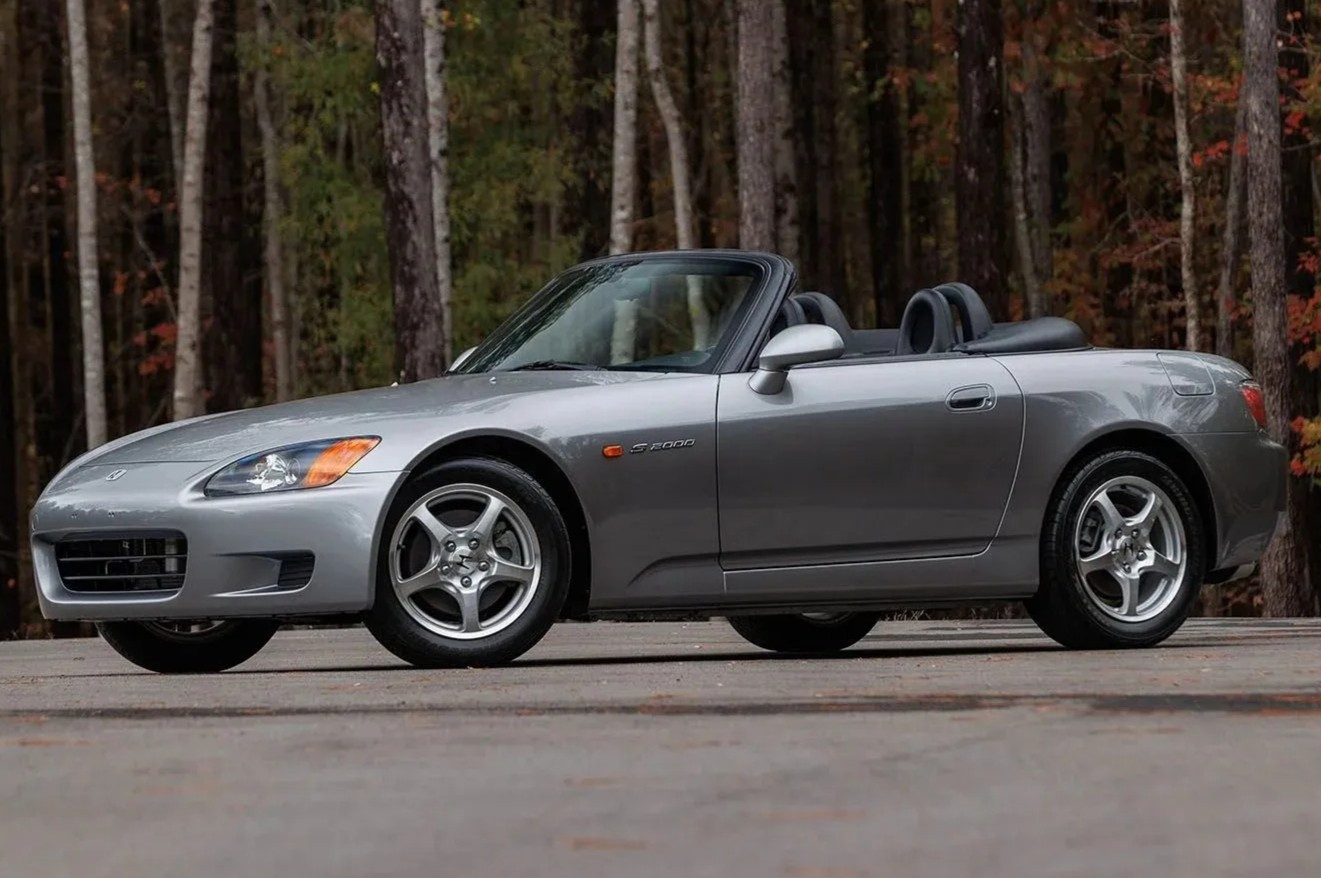 Αταξινόμητο Honda S2000 με 68 km πουλήθηκε για γερά λεφτά | Drive