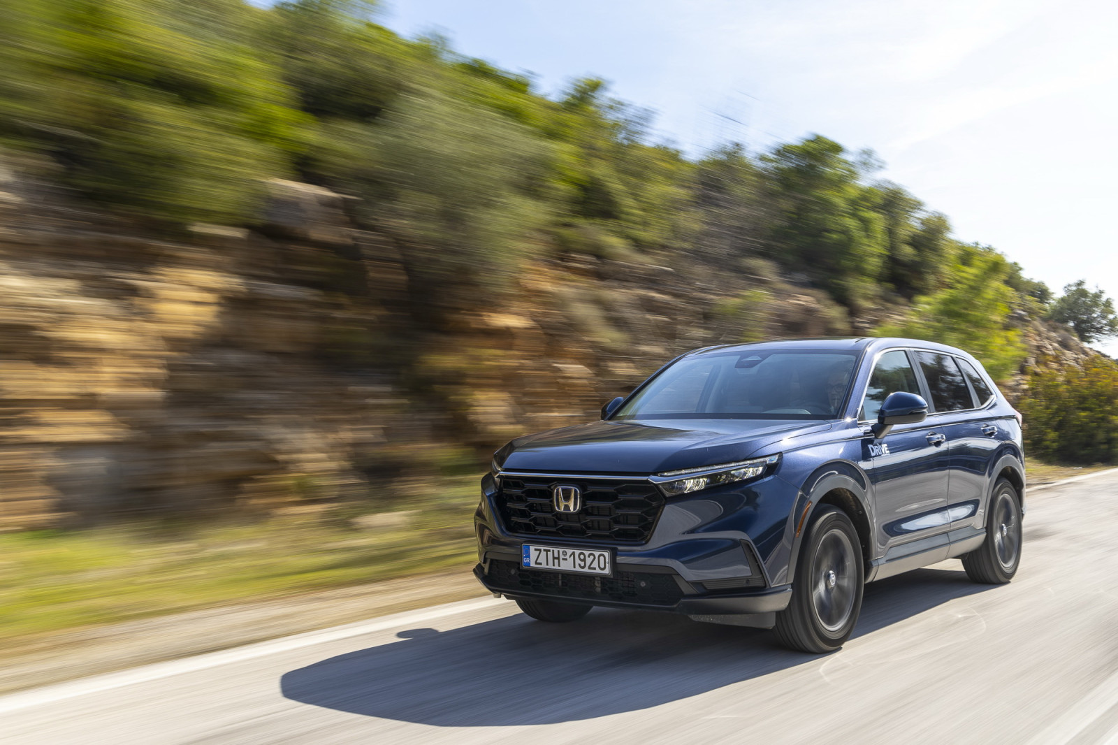 Test drive: Honda CR-V e:HEV AWD, τετράγωνη λογική | Drive