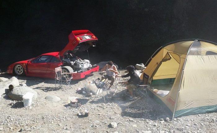 Ferrari F40 @ Camping | Drive