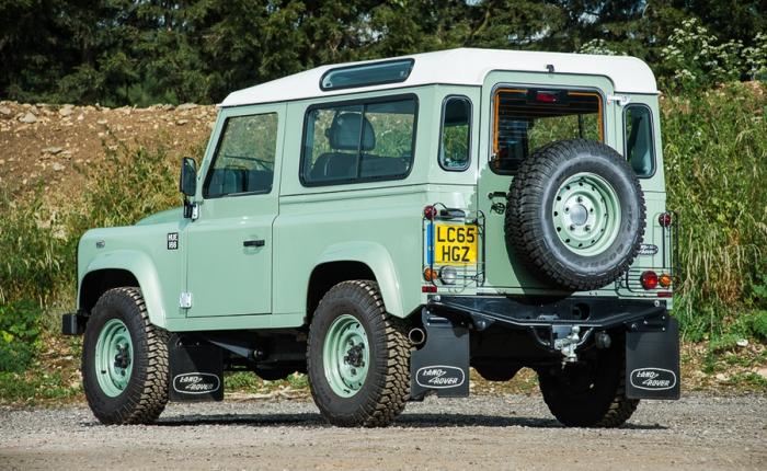 Land Rover Defender 90 Heritage Edition by Rowan Atkinson | Drive