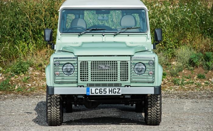 Land Rover Defender 90 Heritage Edition by Rowan Atkinson | Drive