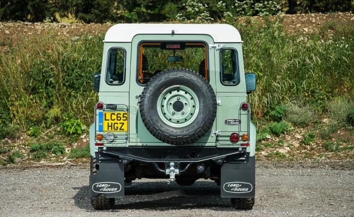 Land Rover Defender 90 Heritage Edition by Rowan Atkinson | Drive