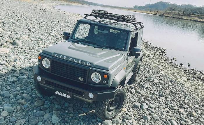 Το Suzuki Jimny μεταμφιέζεται σε Land Rover Defender | Drive