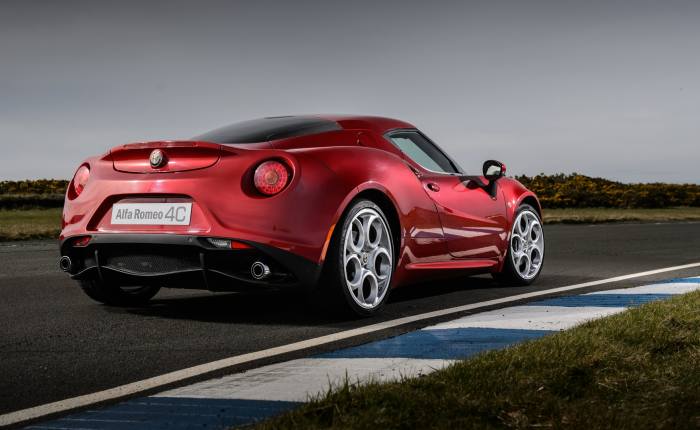 Τίτλοι τέλους για την Alfa Romeo 4C | Drive