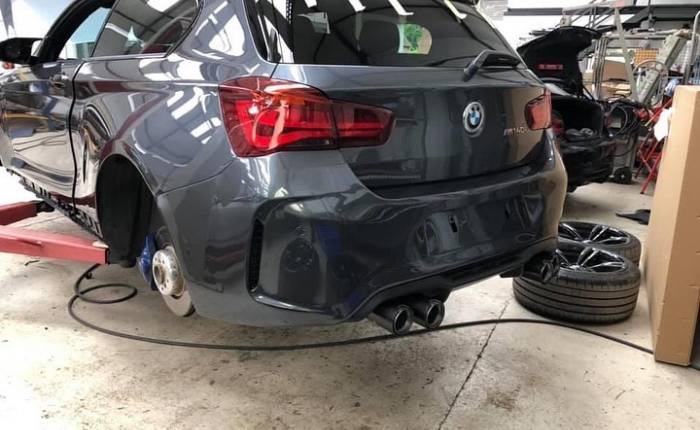 Μεταμόρφωσε την BMW M140i σε M2 hatchback! | Drive